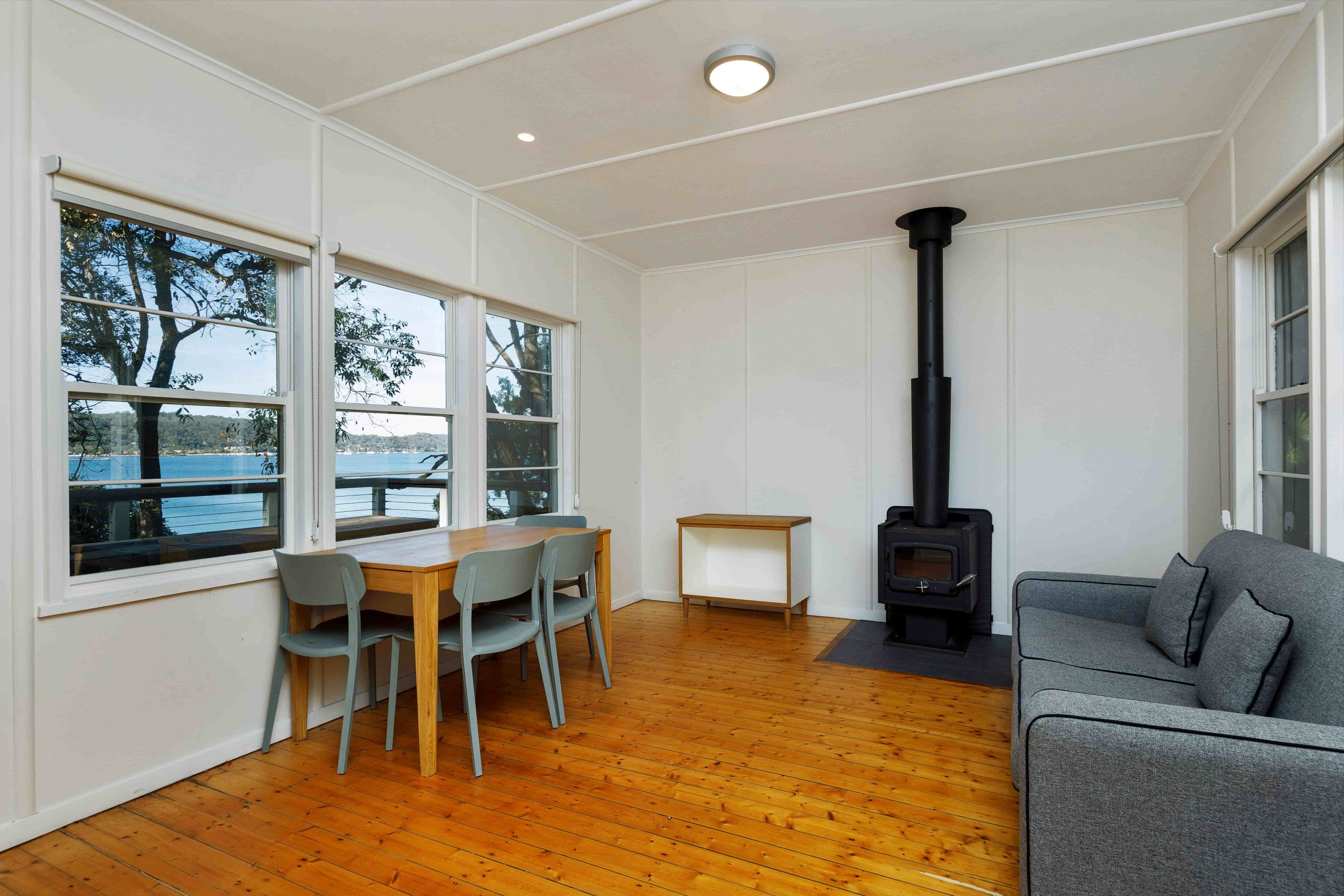 Currawong Beach Cottages - Hello Manly